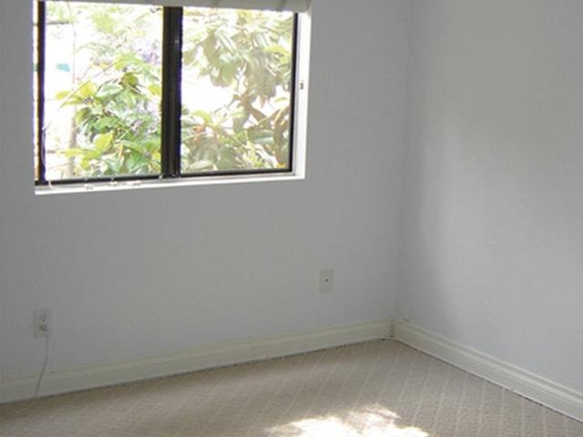 PrivRm 3 bd 2bath Condo Walk 1 mi to the Beach