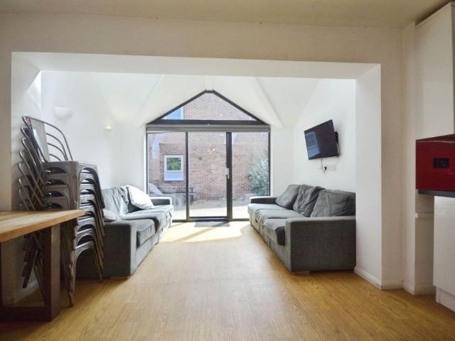 Price £3,600 pcm Available Now Furnished