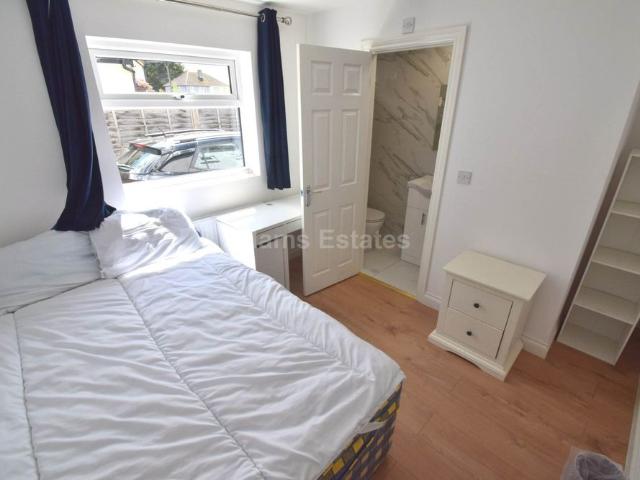 Price £4,200 pcm Available 01/06/2026 Furnished / Unfurnished