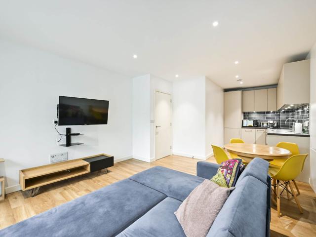 Price £658 pw Let
