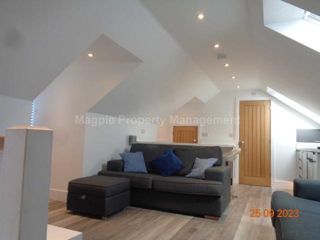 Price £950 pcm Available 10/06/2026 Furnished