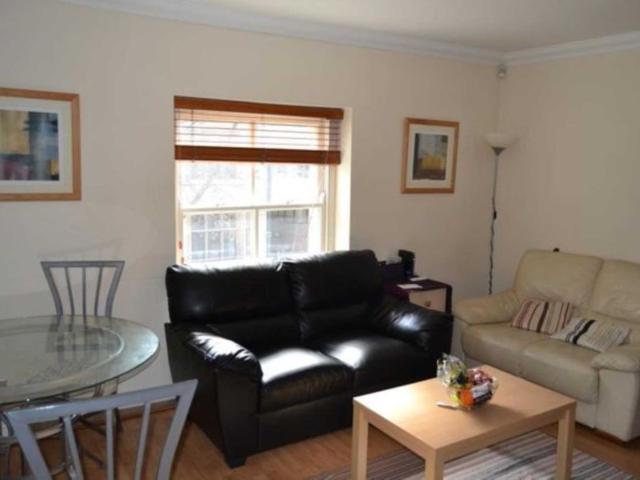 Price £990 pcm Not Available