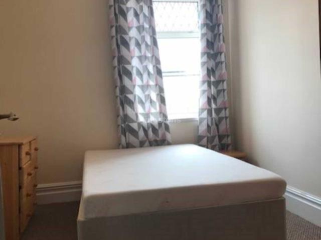 Price £1,000 pcm Available 01/10/2026 Furnished