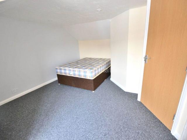 Price £1,350 pcm Available 06/08/2026 Furnished