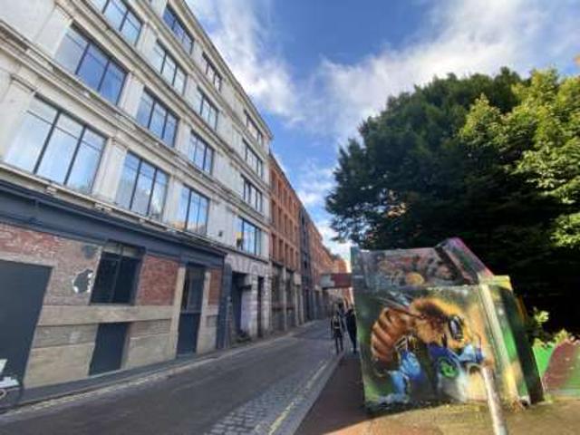 Price £1,350 pcm Under Offer
