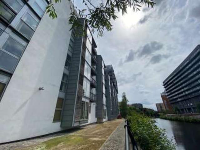 Price £1,300 pcm Under Offer