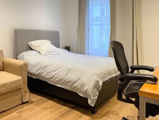 Price £1,800 pcm Available 01/08/2026 Furnished