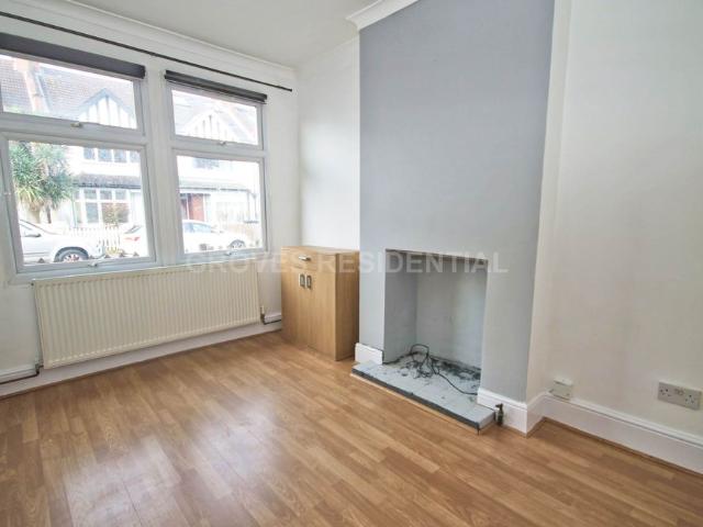 Price £2,150 pcm Available 03/10/2026 Furnished / Unfurnished