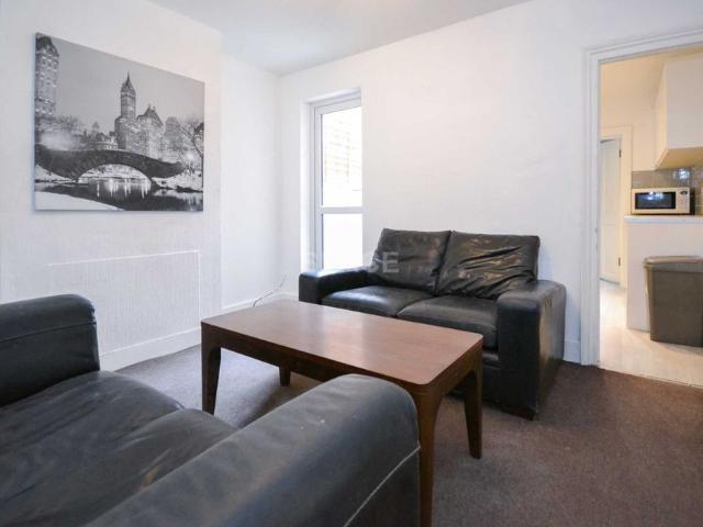 Price £2,200 pcm Available 01/07/2026 Furnished