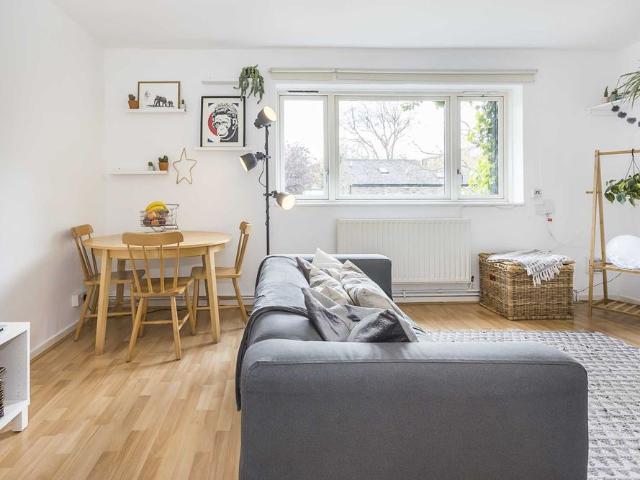Price £2,750 pcm Available 25/08/2026 Furnished