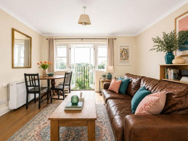 Price £2,800 pcm Available 01/09/2026 Furnished