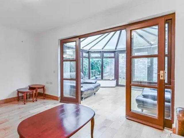 Price Close, London, SW17 7EN, United Kingdom | 3 bed townhouse for rent #139403636 | Rentberry