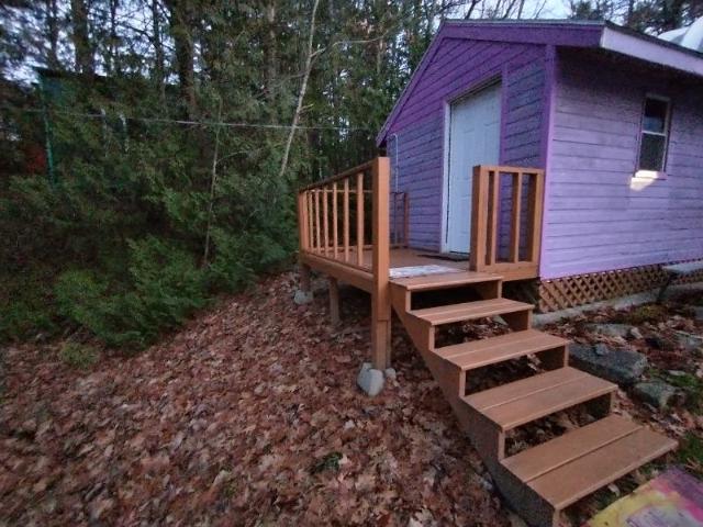 Price negotiable_Bright Private Cabin share bath a