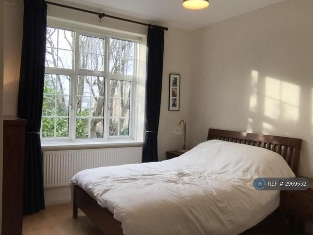 Prideaux House, London, WC1X 2 bed flat to rent £2,700 pcm £623 pw