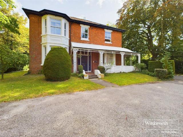 Priest Hill, Caversham, Reading. 2 bed apartment to rent £1,550 pcm £358 pw