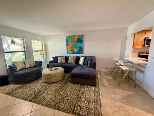 Primary En Suite in Townhouse with Parking, Pool