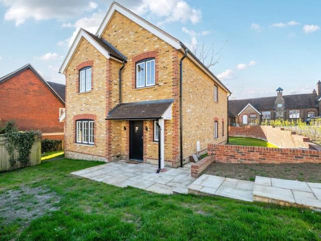 Primary Place, Detling, Maidstone 4 bed detached house to rent £2,700 pcm £623 pw