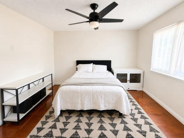 Primary suite w/ private bath, Yorba Linda