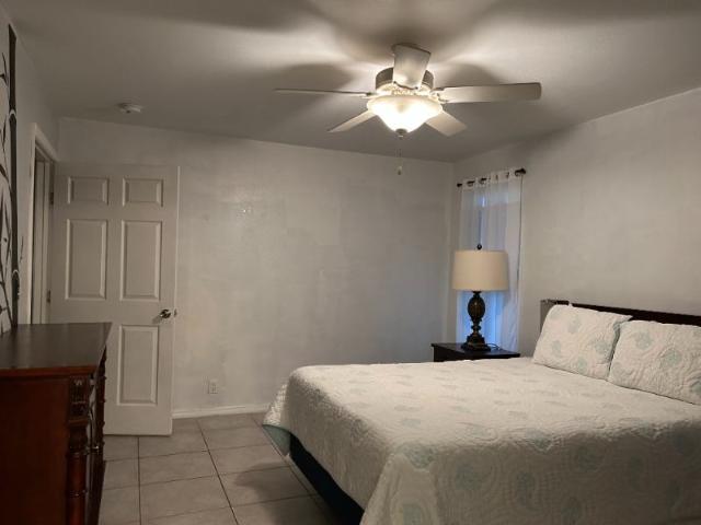 Primary Suite with walk_in closet near airport