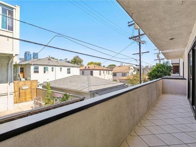 Prime Westwood Luxury Living 3 Bedroom Apartment for Rent at 1824 Fairburn Ave, Los Angeles, CA 90025 Westside