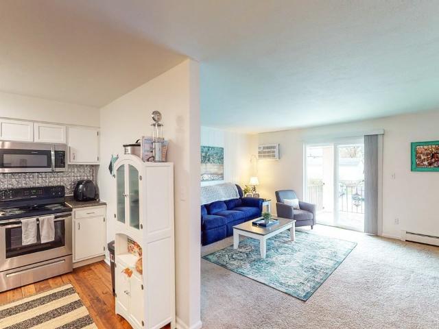 Prime Apartments at Uptown II 2 Bedroom Apartment for Rent at 117 Maple Ave Apt E, Centerville, OH 45459