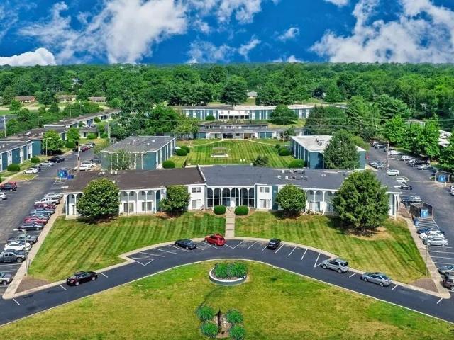 Prime at Gardenside 2 Bedroom Apartment for Rent at 2044 Georgian Way, Lexington, KY 40504 Garden Springs