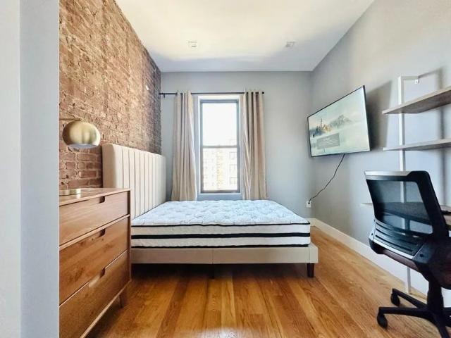 Prime Bushwick Room near Vernon St