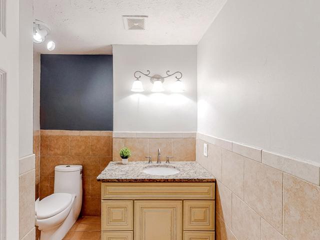 Prime Decatur | 15 Min to Downtown ATL Near Grocery & Shops Well Appointed Rooms