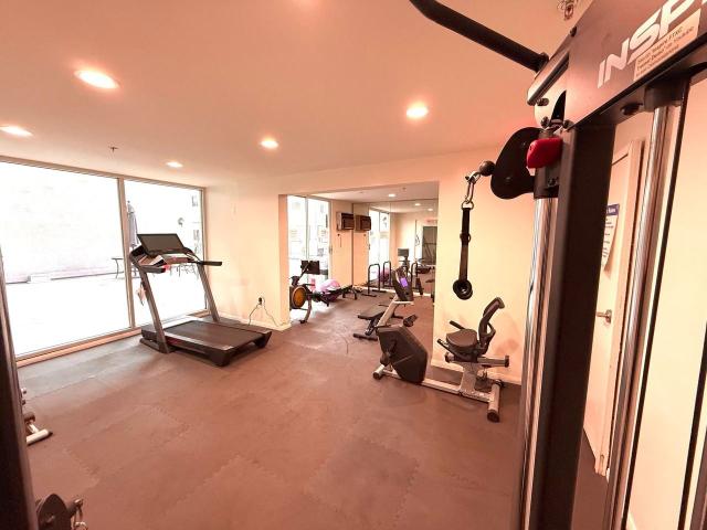 Prime Location | Clean & a Great Value Well 1 Bedroom Apartment for Rent at 1425 N Sierra Bonita Ave, Los Angeles, CA 90046 Hollywood Hills West