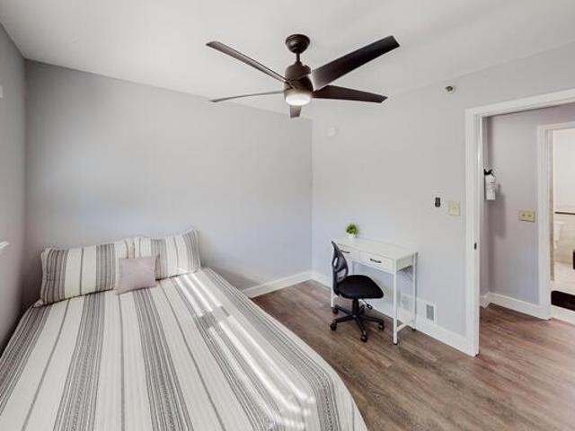 Prime location, right off I 20, comfortable & newly renovated Decatur House with Backyard and a Deck