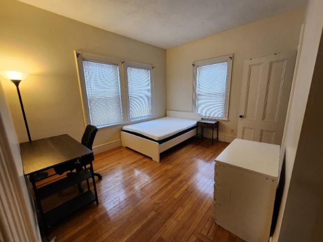 Prime LocationLarge RoomUtilities Included