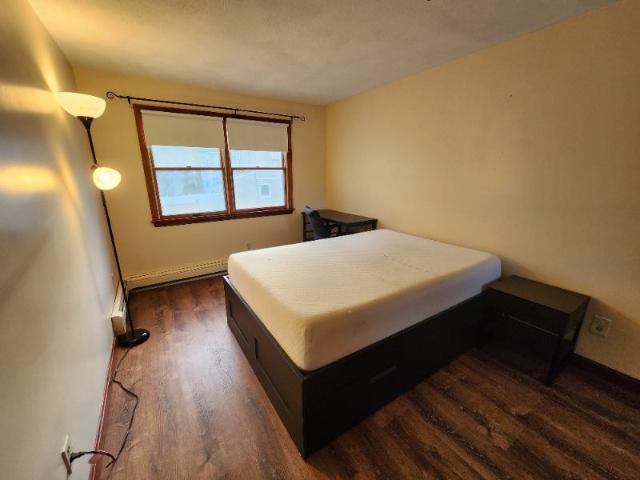 Prime LocationLarge roomUtilities Included