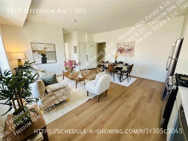 Prime Miami Beach Living: Sleek 1BR By Lincoln Rd With W/D, Central A/C & Free Internet