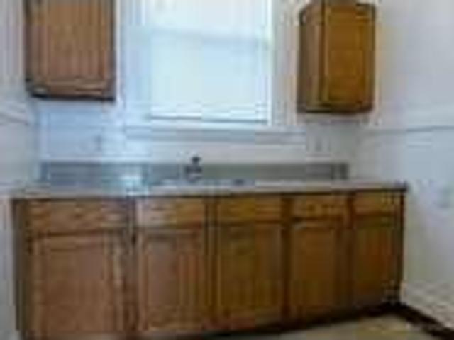 Prime NOPA Updated Top Floor Studio! Shared Yard!