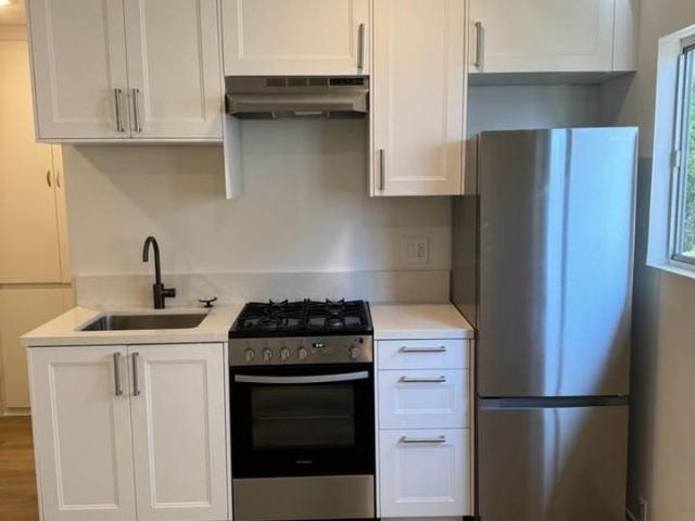 Primetime Brentwood Studio Apartment for Rent at 11938 Goshen Ave, Los Angeles, CA 90049 Brentwood