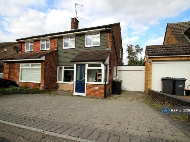 Primrose Drive, Aylesford, ME20 3 bed semi detached house to rent £1,900 pcm £438 pw