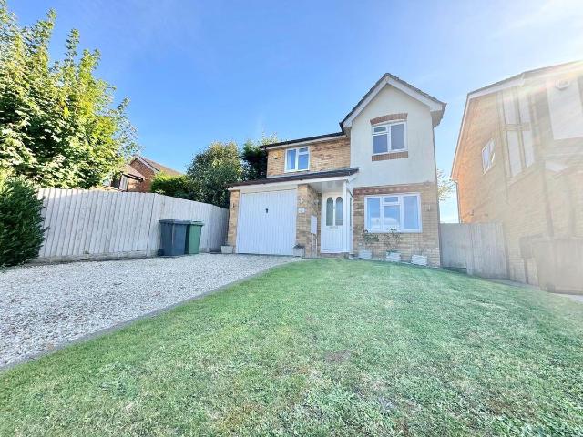 Primrose Gardens, Basingstoke RG22, 3 bed property to rent, £1,950 pcm | PrimeLocation