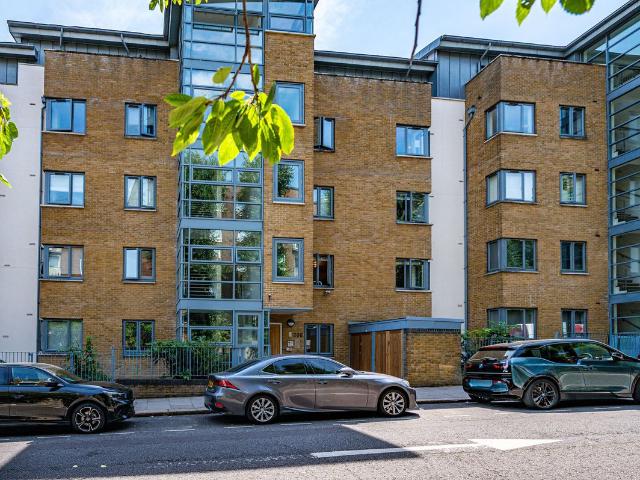 Primrose Hill NW1, Primrose Hill, London, 3 bed flat to rent, £4,000 pcm | PrimeLocation