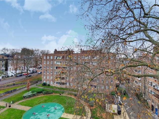 Primrose Hill Court, London NW3 3 bed penthouse to rent £3,300 pcm £762 pw