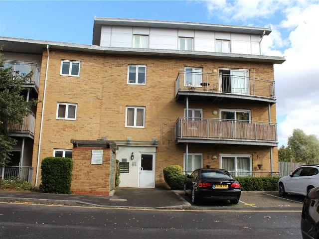 Primrose Place, Isleworth TW7, 1 bed flat to rent, £1,575 pcm | PrimeLocation