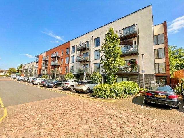Primula Court, Safflower Lane, Harold Wood RM3, 1 bed flat to rent, £1,500 pcm | PrimeLocation