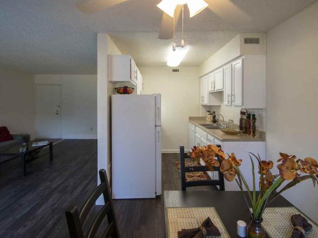 Princeton Court 1 Bedroom Apartment for Rent at 6121 Melody Ln, Dallas, TX 75231