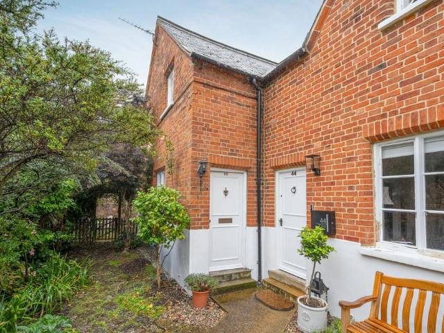 Prince Consort Cottages, Windsor 2 bed house to rent £4,500 pcm £1,038 pw