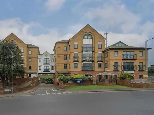 Prince Charles Drive, London, NW4 3BQ, United Kingdom | Studio apartment for rent #138102827 | Rentberry