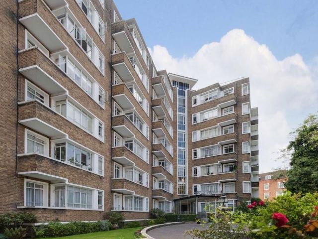 Prince Albert Road, London NW8 1 bed flat to rent £2,650 pcm £612 pw