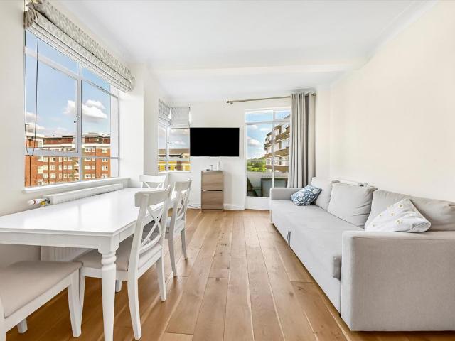 Prince Albert Road, St Johns Wood NW8 1 bed flat to rent £2,817 pcm £650 pw