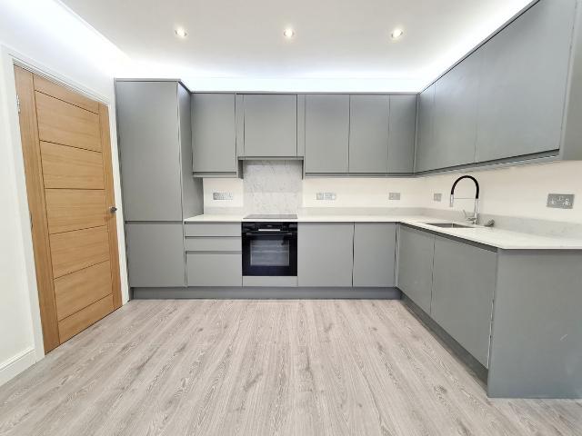Prince Albert Road, Regents Park NW8, 1 bed flat to rent, £2,708 pcm | PrimeLocation