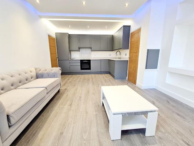 Prince Albert Road, Regents Park NW8, 1 bed flat to rent, £2,708 pcm | PrimeLocation
