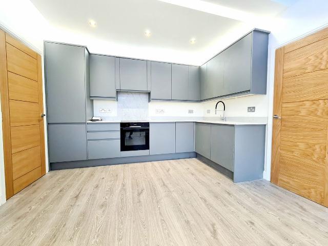Prince Albert Road, Regents Park NW8, 1 bed flat to rent, £2,708 pcm | PrimeLocation