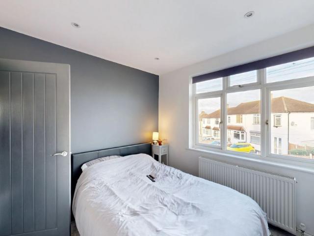 Prince Albert Square, Redhill, RH1